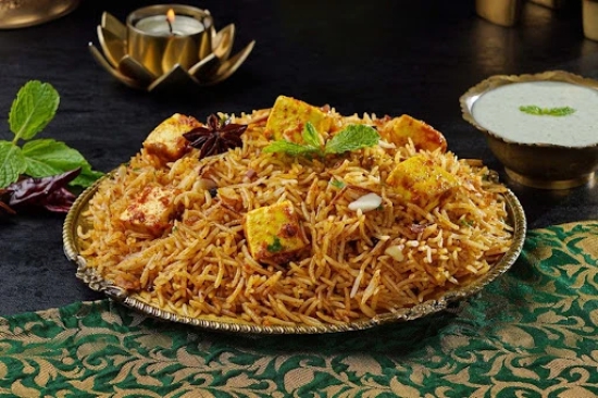 Buy Zaikedaar Paneer Biryani Paneer Dum Biryani Serves 2 Online in ... Buy Zaikedaar Paneer Biryani Paneer Dum Biryani Serves 2 Online in ...
